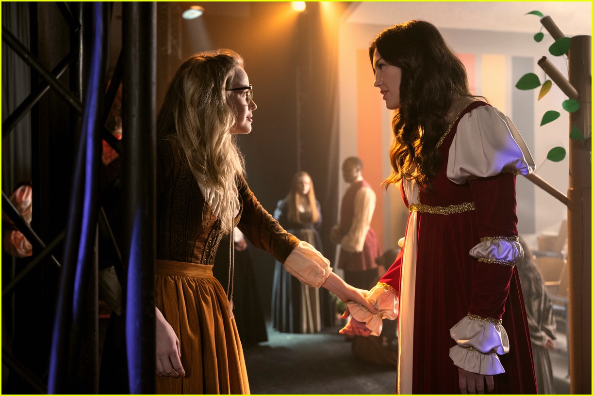 'Firefly Lane' Trailer for Final Episodes Teases What Happened to Tully & Kate's Friendship ...