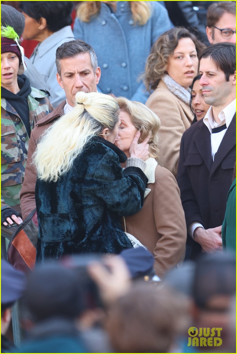 Lady Gaga Kisses a Woman on the Set of 'Joker 2' in NYC, Resumes ...