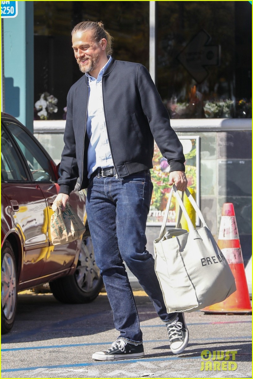 Charlie Hunnam Spends His Wednesday Afternoon Running Errands in L.A ...