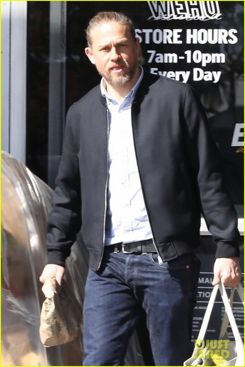 Charlie Hunnam Spends His Wednesday Afternoon Running Errands in L.A ...
