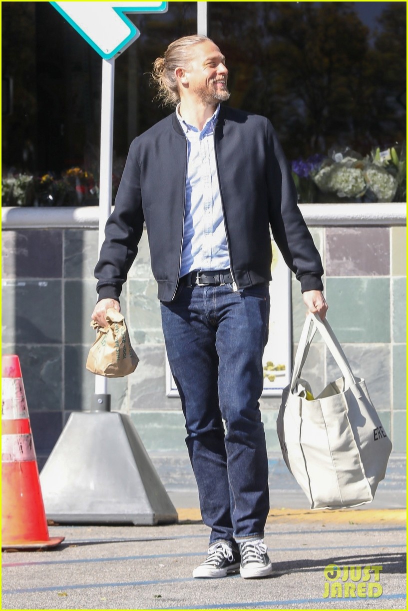 Charlie Hunnam Spends His Wednesday Afternoon Running Errands in L.A ...