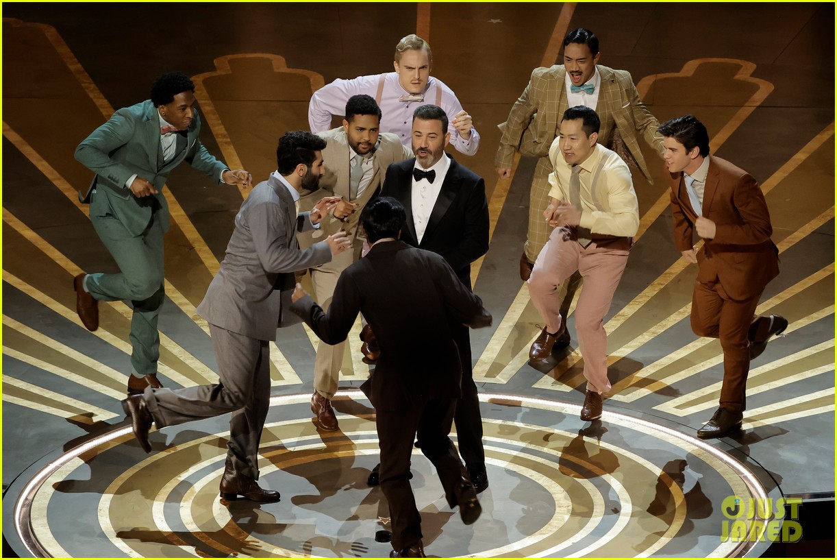 Jimmy Kimmel Pokes Fun at Will Smith Slap, Trolls Tom Cruise & James ...