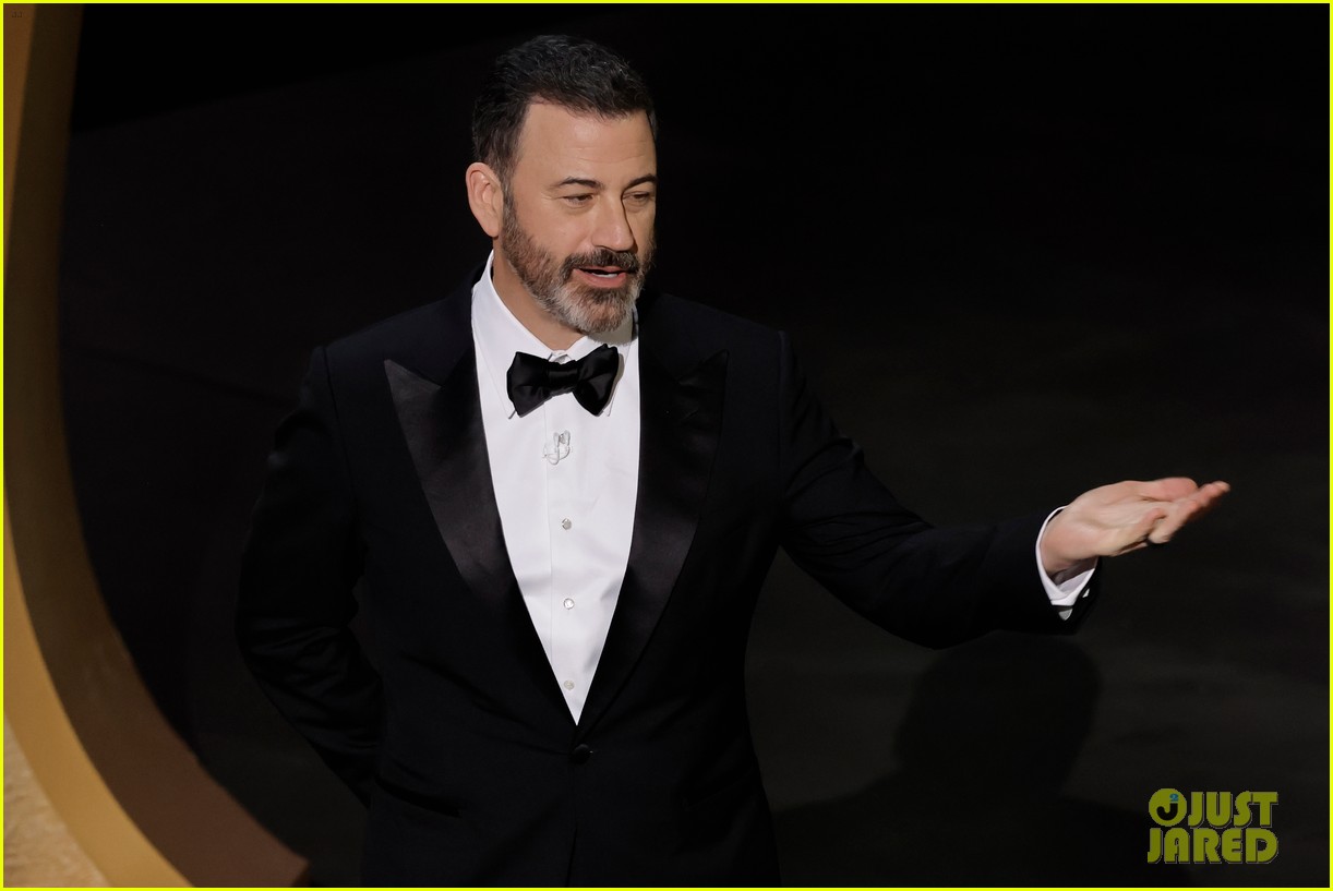 Jimmy Kimmel Pokes Fun at Will Smith Slap, Trolls Tom Cruise & James ...