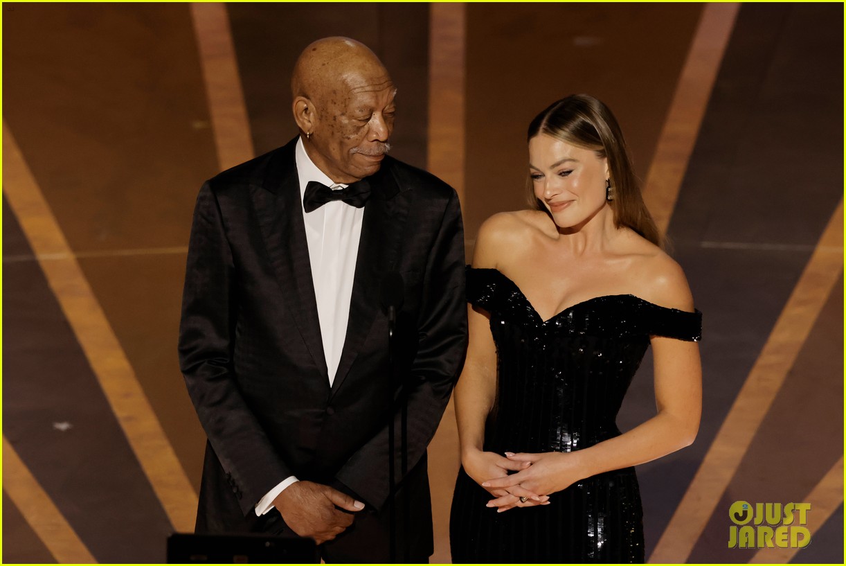 Margot Robbie Makes Surprise Appearance at Oscars 2023 to Present with ...