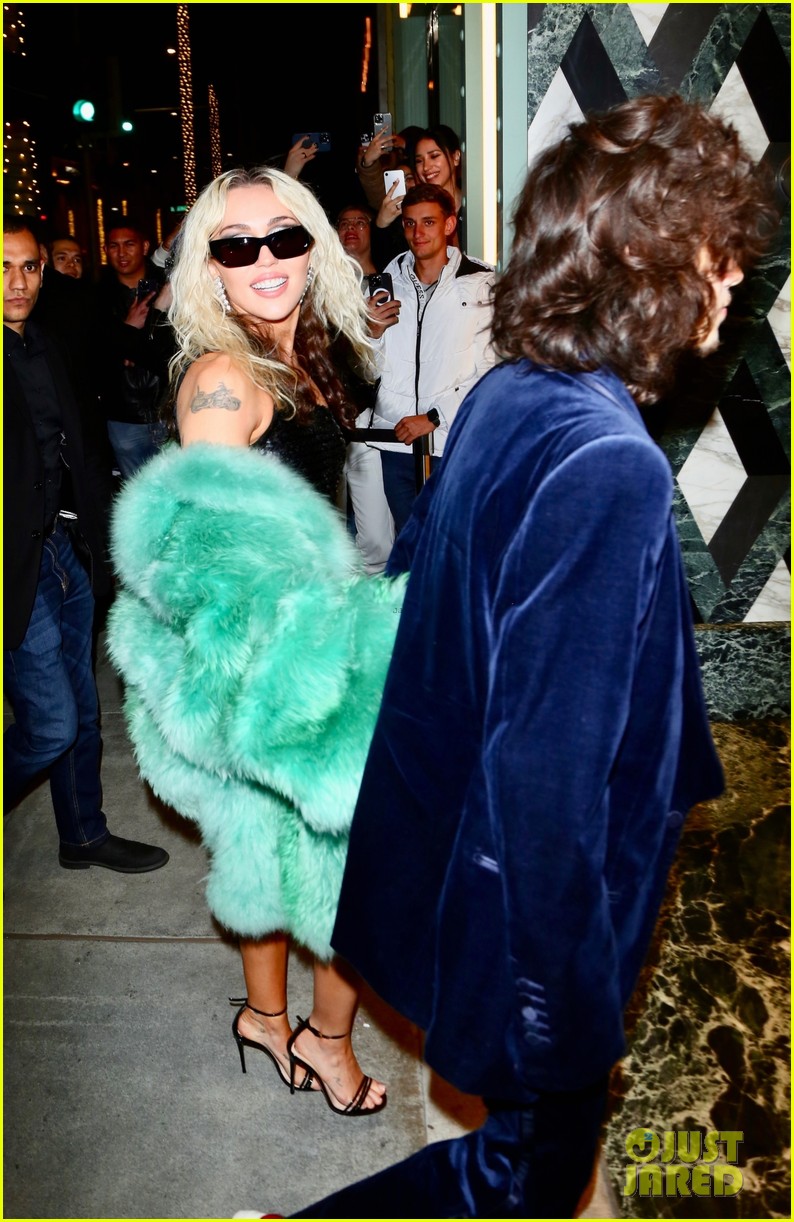 Miley Cyrus Drops New Album, Celebrates at Gucci Party with Boyfriend ...