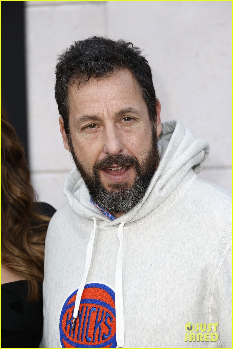 Jennifer Aniston & Jodie Turner-Smith Glam Up In Silver & Gold For ...