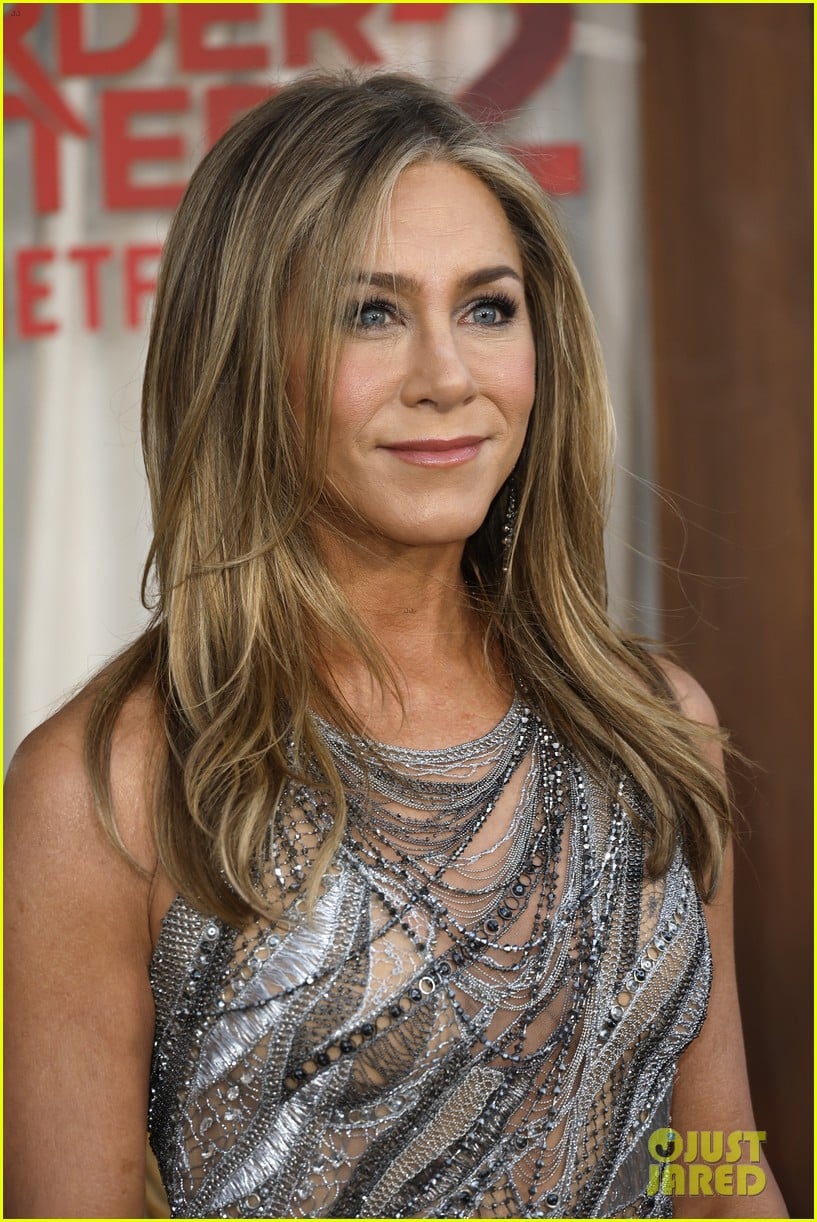 Jennifer Aniston & Jodie Turner-Smith Glam Up In Silver & Gold For ...