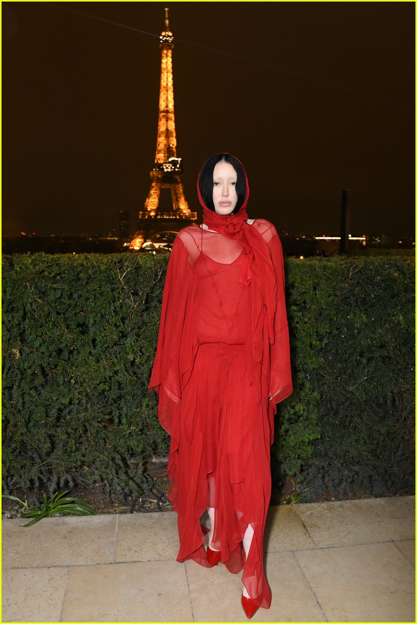 'Emily in Paris' Co-Stars Ashley Park & Paul Forman Pair Up at Neiman ...