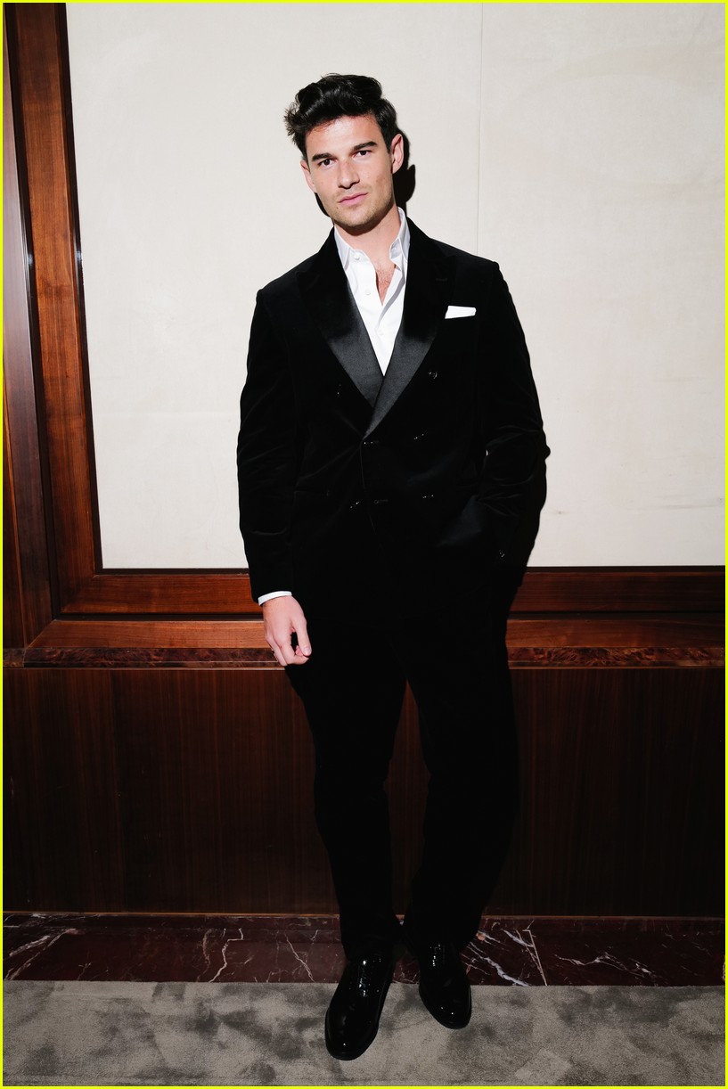 'Emily in Paris' Co-Stars Ashley Park & Paul Forman Pair Up at Neiman ...