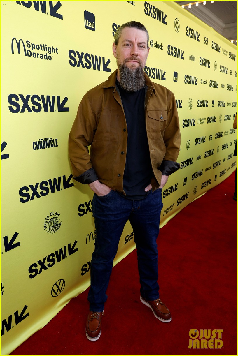 Elizabeth Olsen, Jesse Plemons, & Lily Rabe Attend 'Love & Death ...