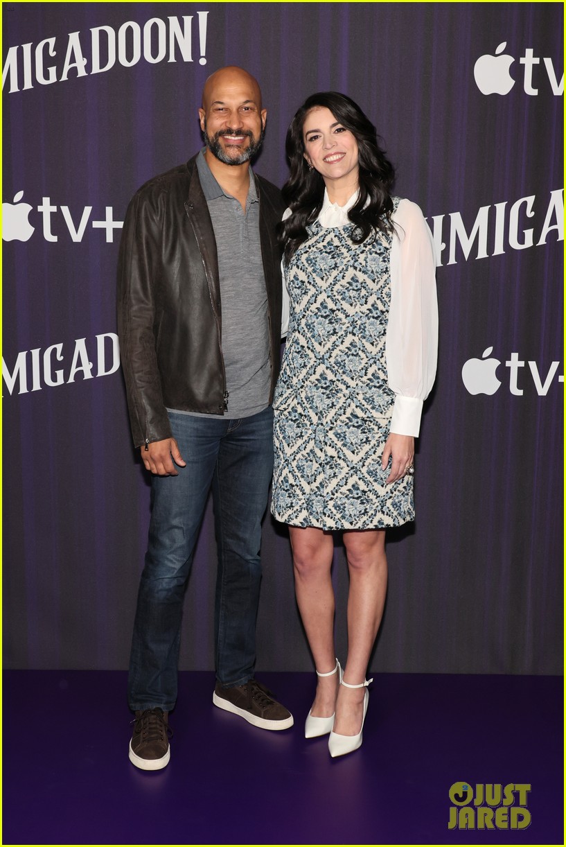 Dove Cameron & Aaron Tveit Reunite to Promote 'Schmigadoon' Season 2 in ...