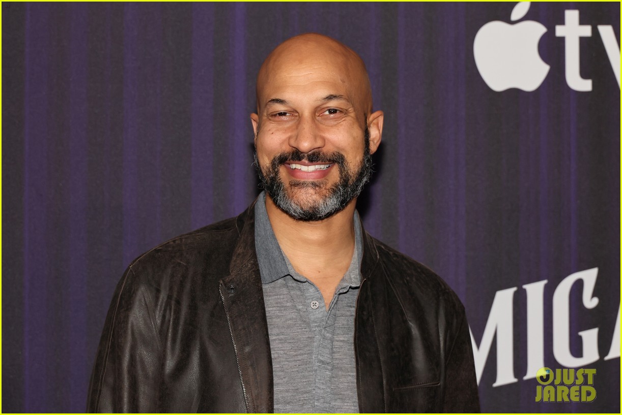 Dove Cameron & Aaron Tveit Reunite to Promote 'Schmigadoon' Season 2 in ...