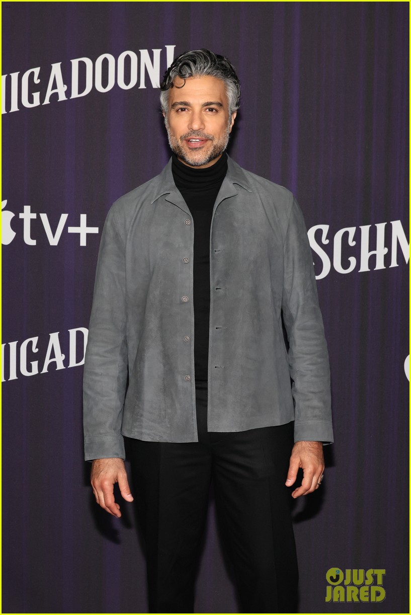 Dove Cameron & Aaron Tveit Reunite to Promote 'Schmigadoon' Season 2 in ...