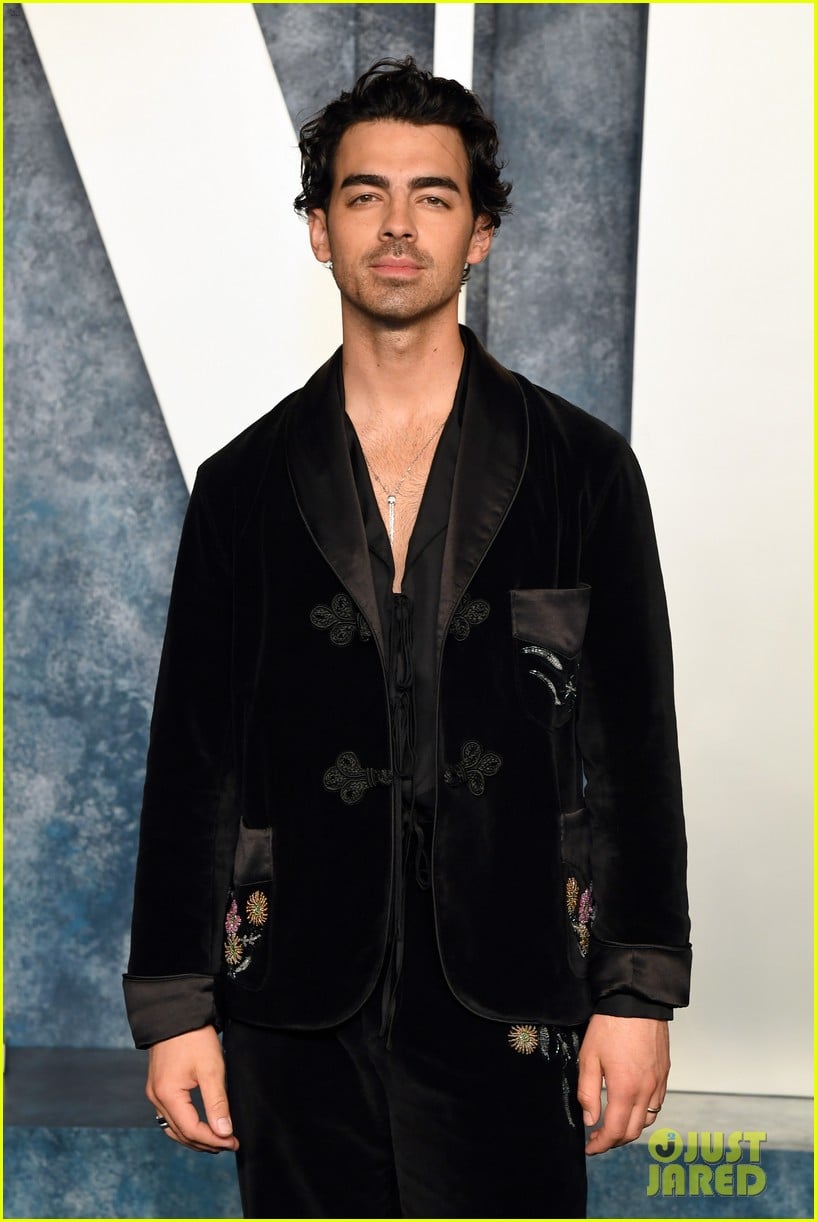 Sophie Turner Goes Sheer For Oscar Party Date Night With Husband Joe ...