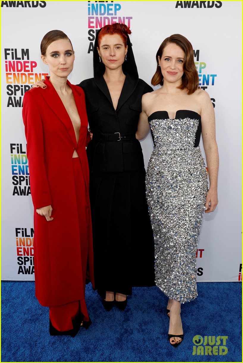 Claire Foy, Rooney Mara, & Jessie Buckley Represent 'Women Talking' at ...
