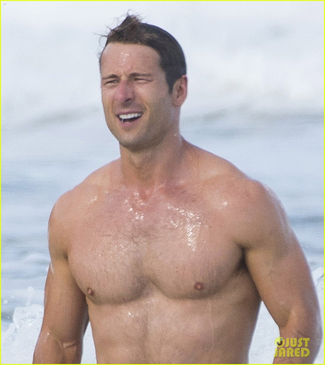 Shirtless Glen Powell Looks Hotter Than Ever While Filming Beach Scene ...