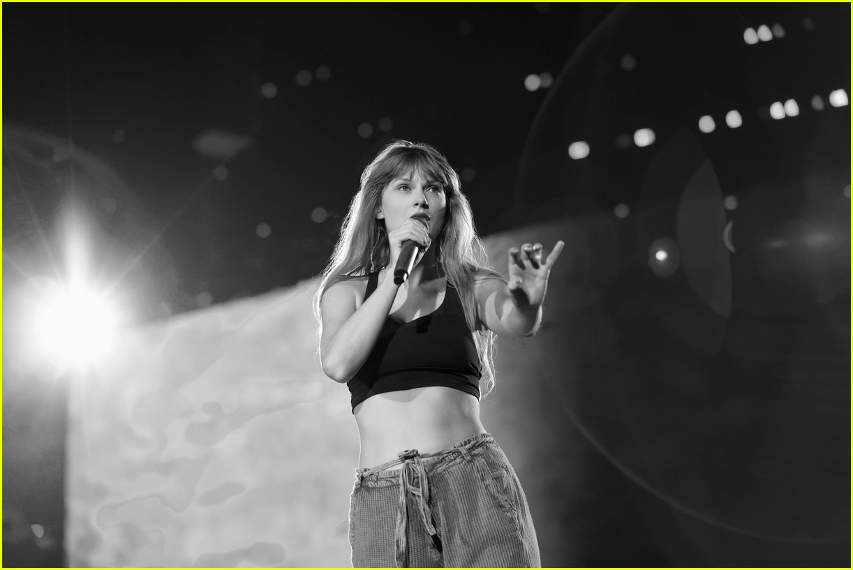 Taylor Swift Shares First Photos from 'Eras Tour' Rehearsal, One Day ...