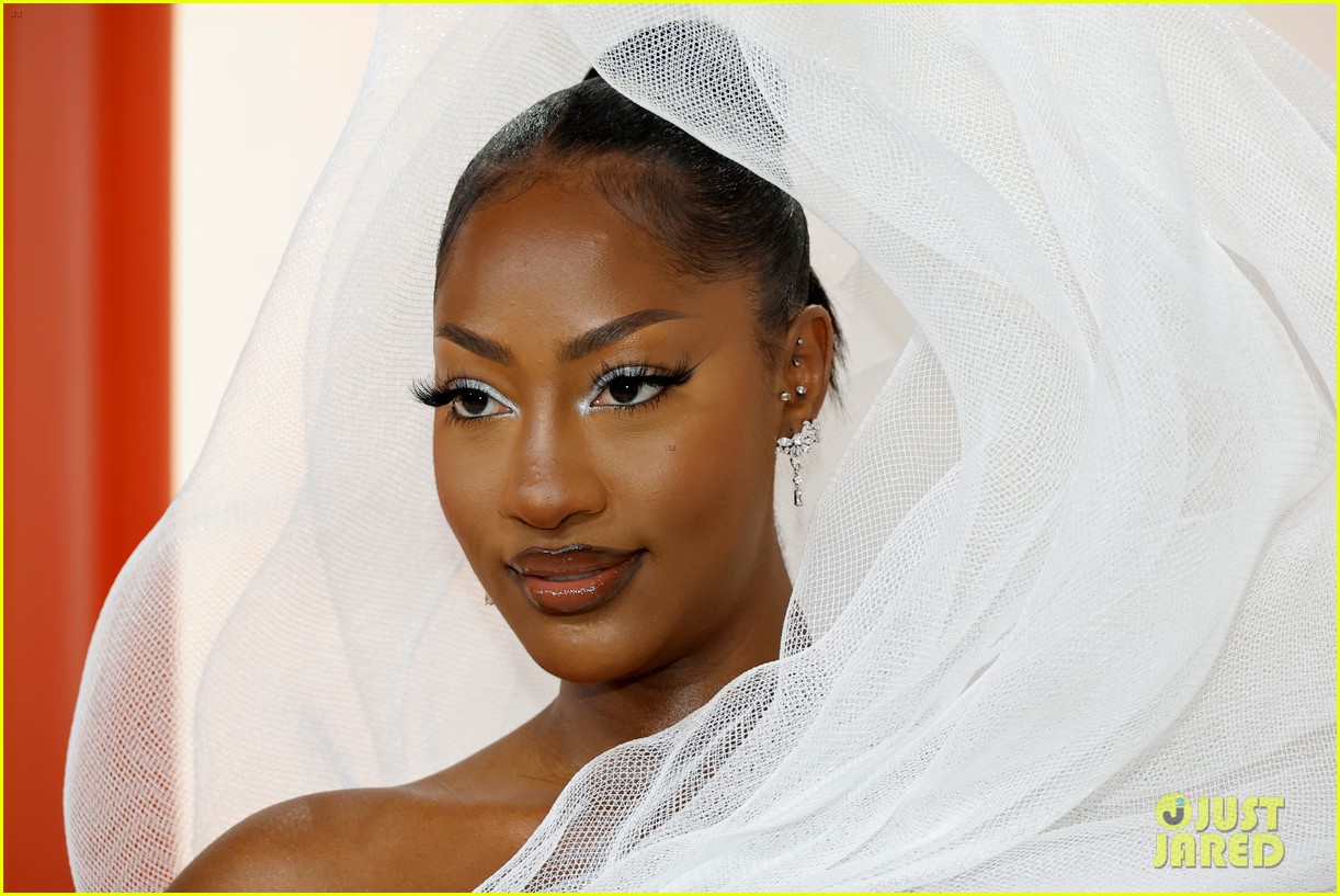 Tems Talks Controversial Oscars Dress, Explains Why She Chose It: Photo ...