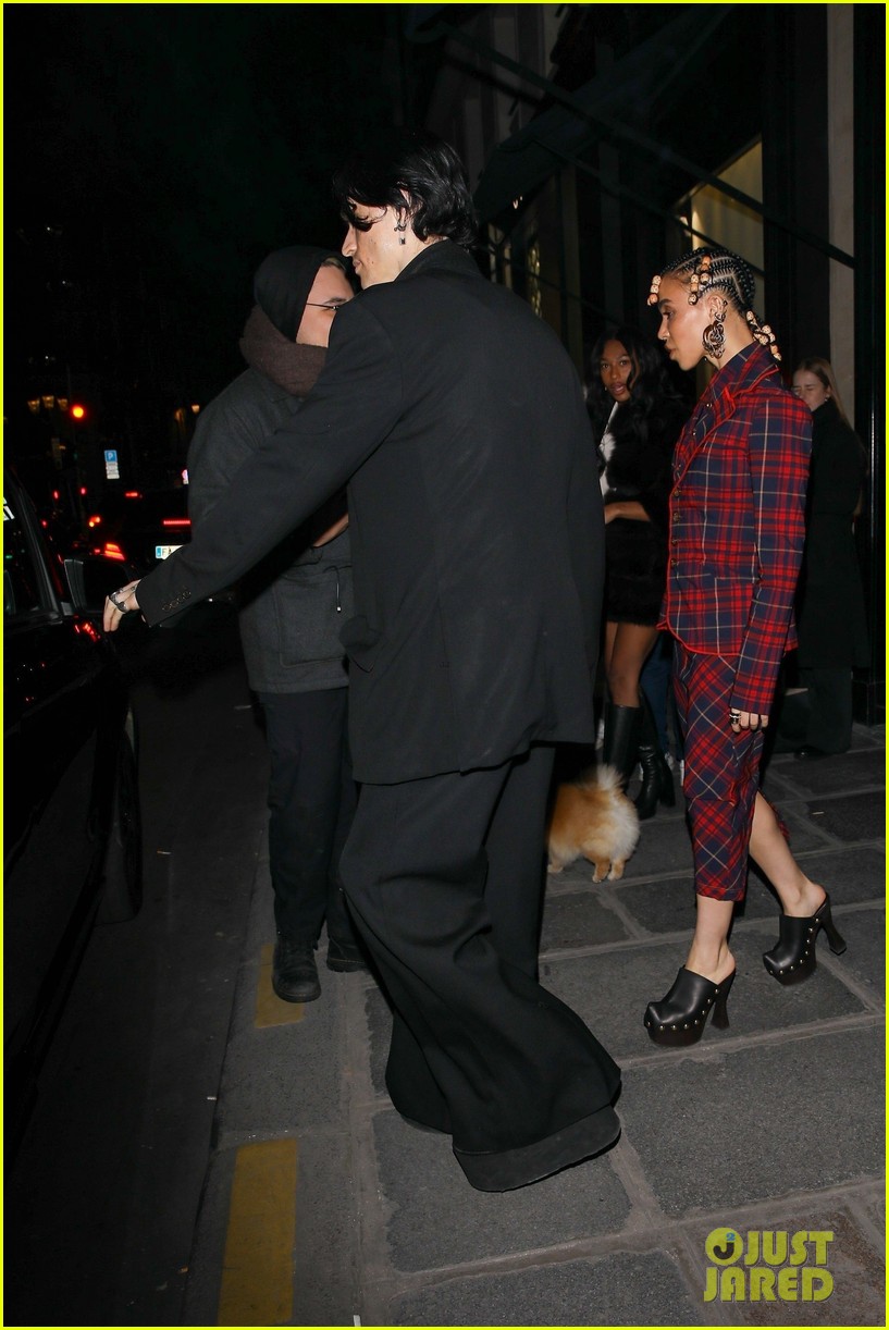 FKA twigs Reveals Identity of Her New Boyfriend After 'Mystery Man ...