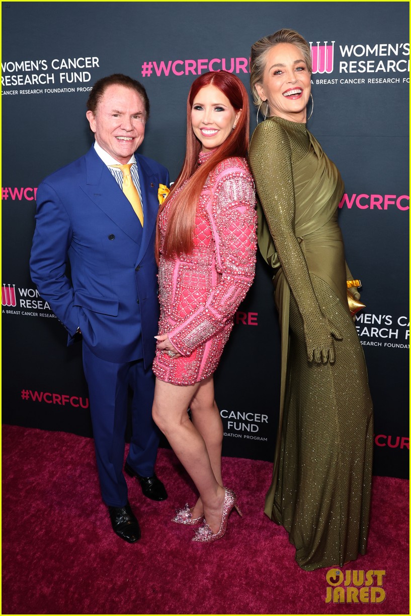 Adam Levine & Behati Prinsloo Pack On The PDA at the Unforgettable ...