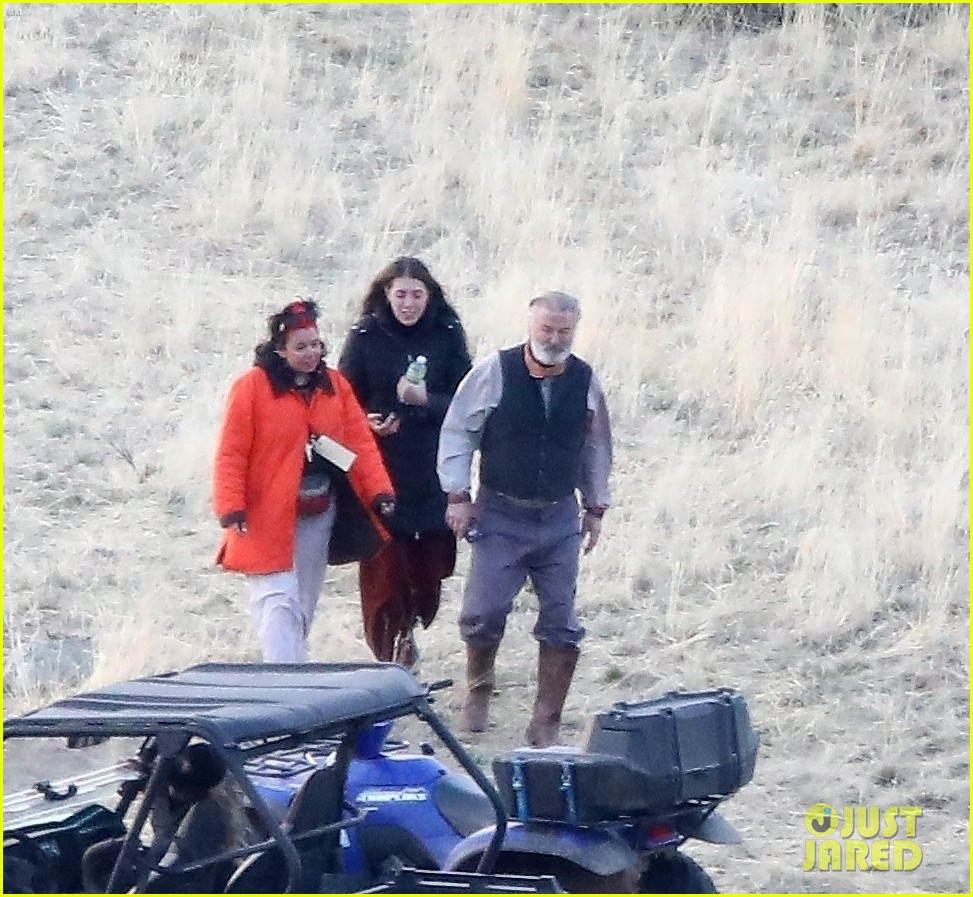 Alec Baldwin Works With Horses & Gears Up As Sheriff In New 'Rust' Set ...