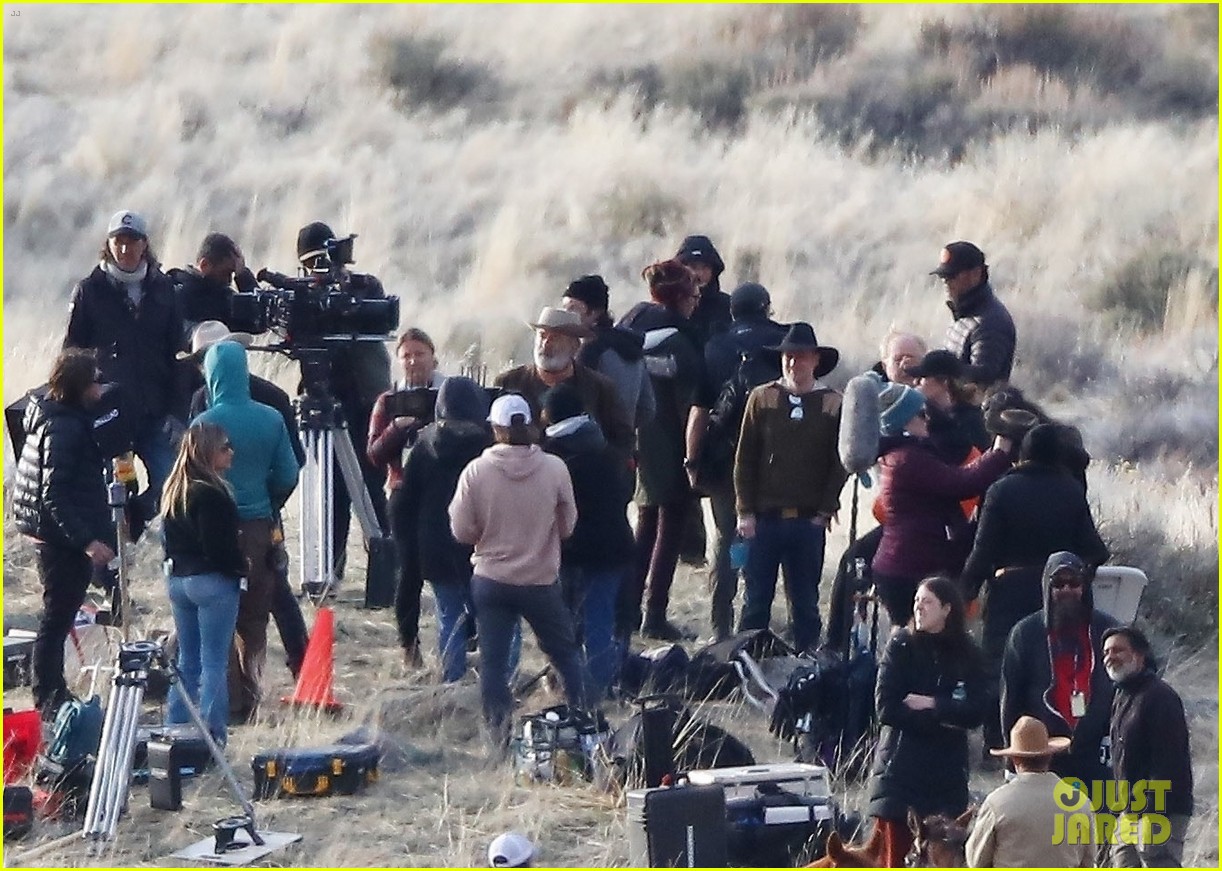 Alec Baldwin Works With Horses & Gears Up As Sheriff In New 'Rust' Set ...