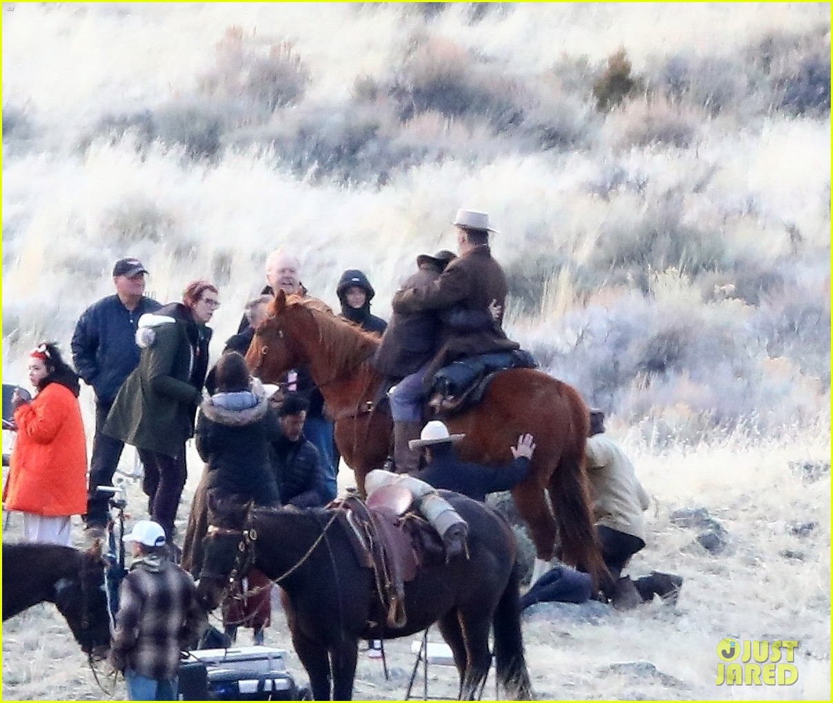 Alec Baldwin Works With Horses & Gears Up As Sheriff In New 'Rust' Set ...