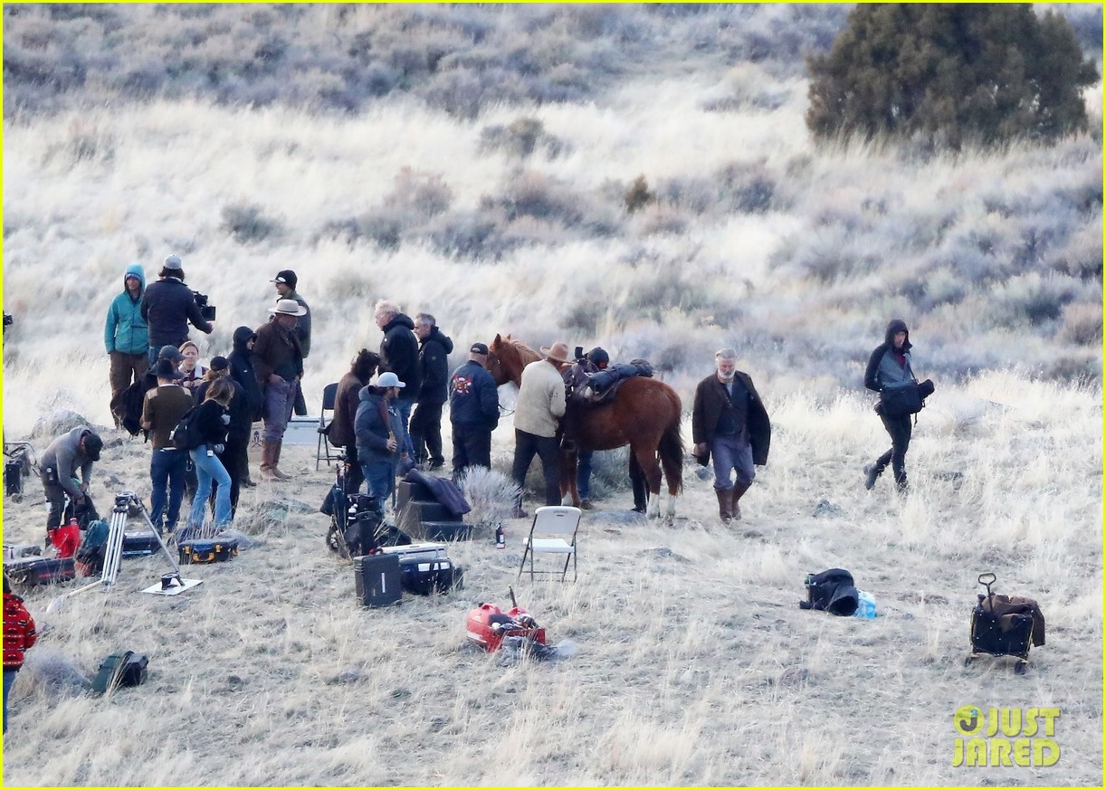 Alec Baldwin Works With Horses & Gears Up As Sheriff In New 'Rust' Set ...