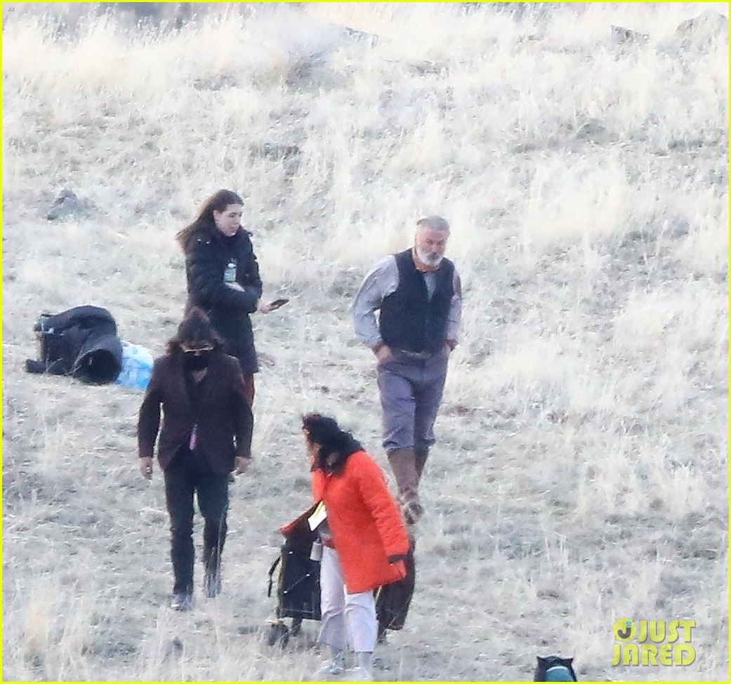 Alec Baldwin Works With Horses & Gears Up As Sheriff In New 'Rust' Set ...