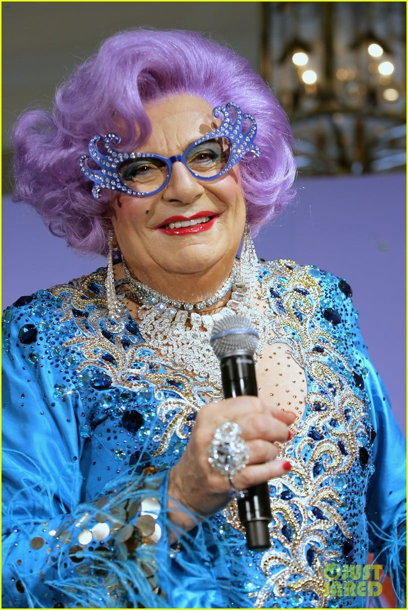 Barry Humphries, AKA Dame Edna Everage, Dies at Age 89: Photo 4923193 ...
