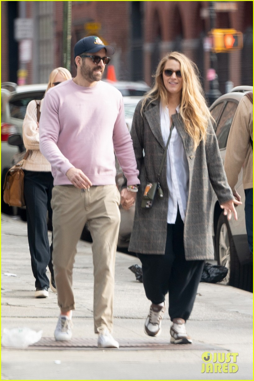 Blake Lively & Ryan Reynolds Enjoy an Early Morning Stroll Together ...