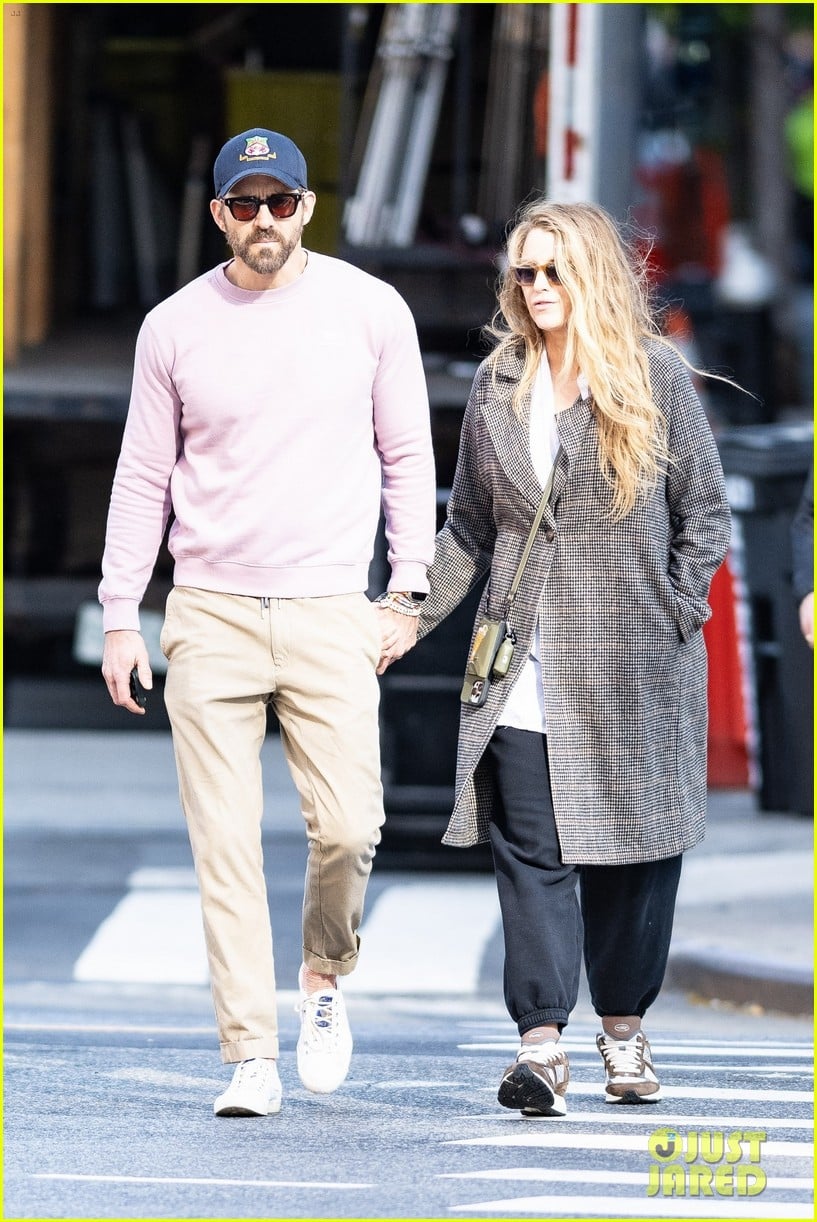 Blake Lively & Ryan Reynolds Enjoy an Early Morning Stroll Together ...