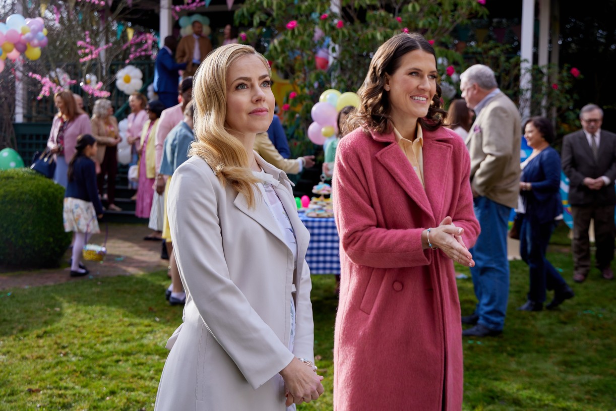 Amanda Schull's Life Gets Turned Around With Carlo Marks in Hallmark's ...