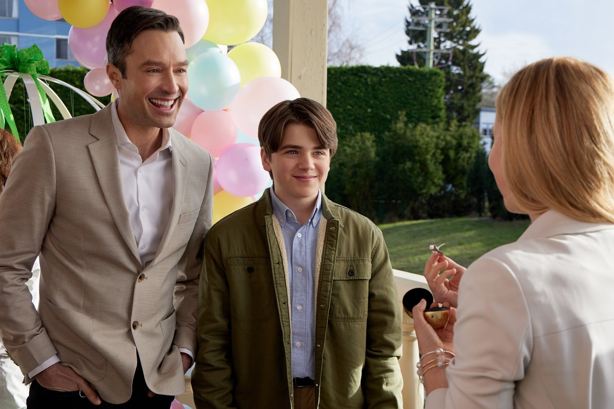 Amanda Schull's Life Gets Turned Around With Carlo Marks in Hallmark's ...