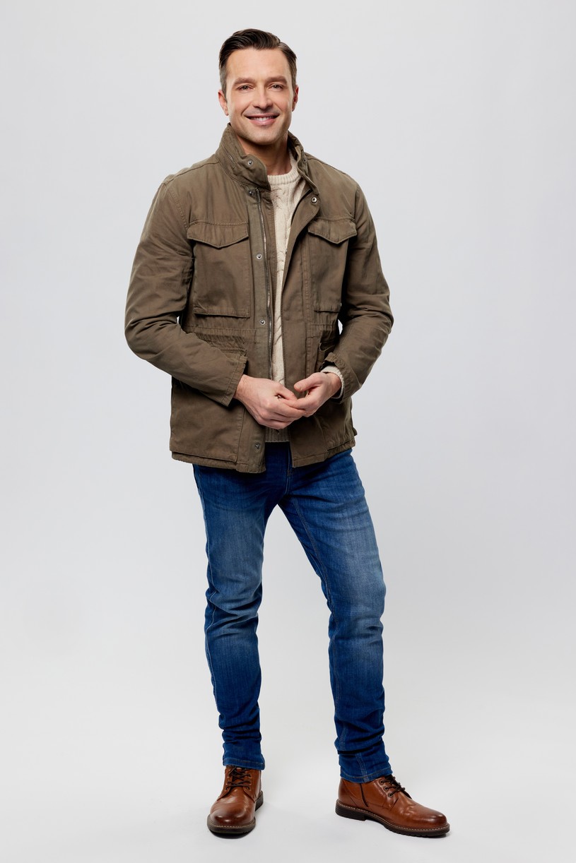 Amanda Schull's Life Gets Turned Around With Carlo Marks in Hallmark's ...