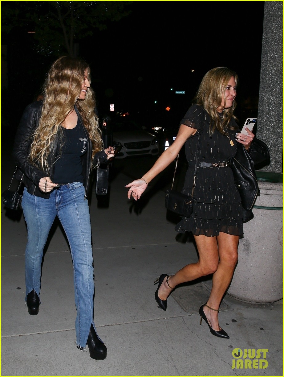 Fergie Enjoys Rare Night Out with Friends in Santa Monica: Photo ...