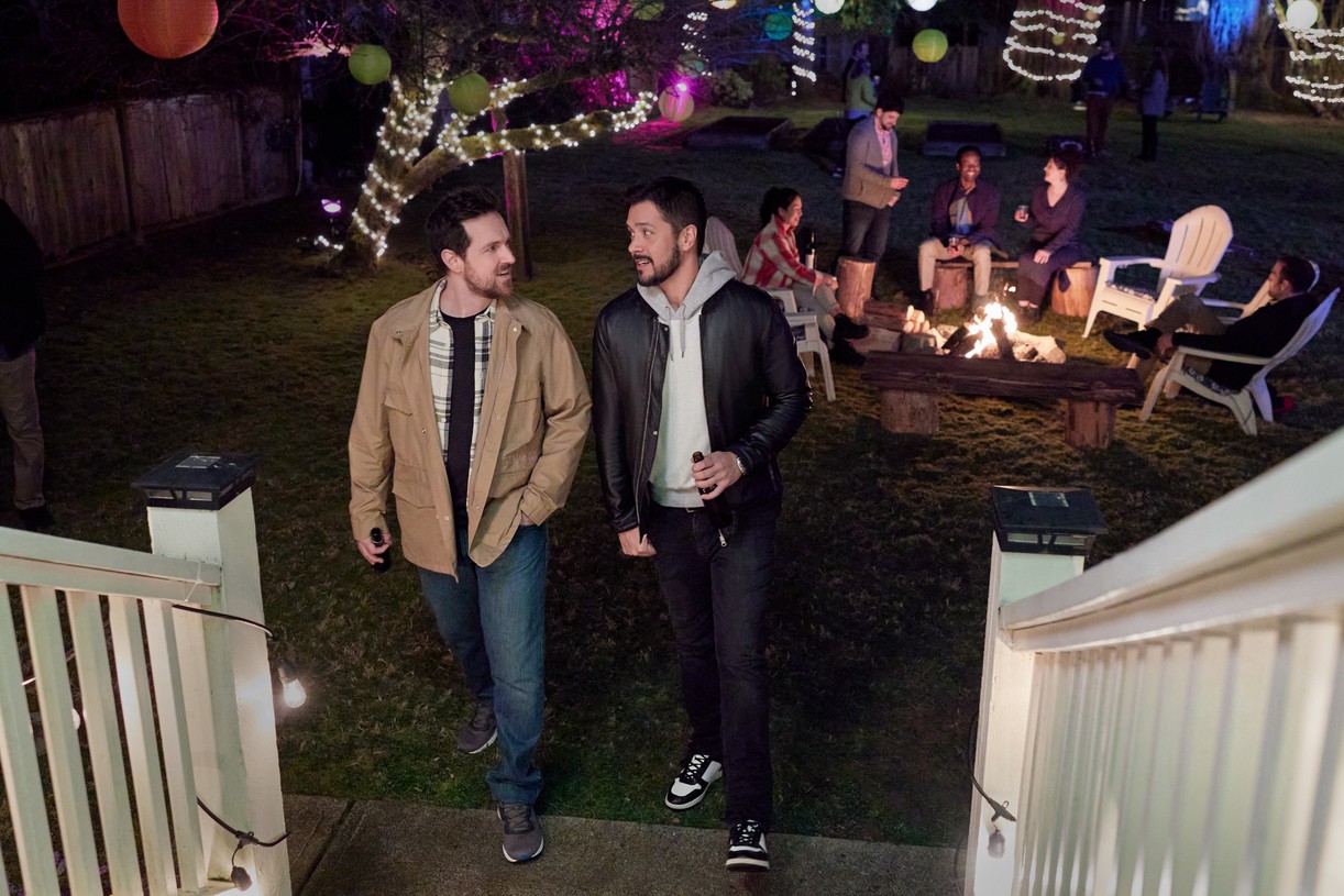 Erin Cahill & Marco Grazzini Fall Back In Love On The Baseball Field in ...