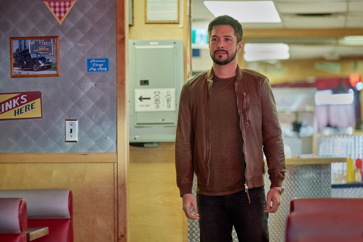 Erin Cahill & Marco Grazzini Fall Back In Love On The Baseball Field in ...