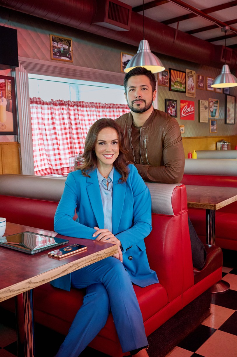 Erin Cahill & Marco Grazzini Fall Back In Love On The Baseball Field in ...