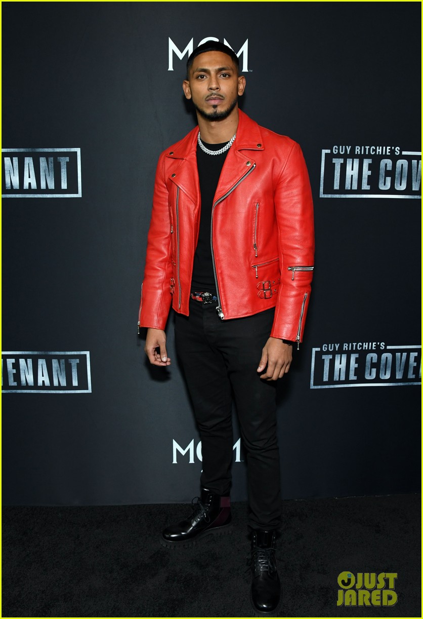 Photo: jake gyllenhaal jamie lee curtis covenant premiere 06 | Photo ...