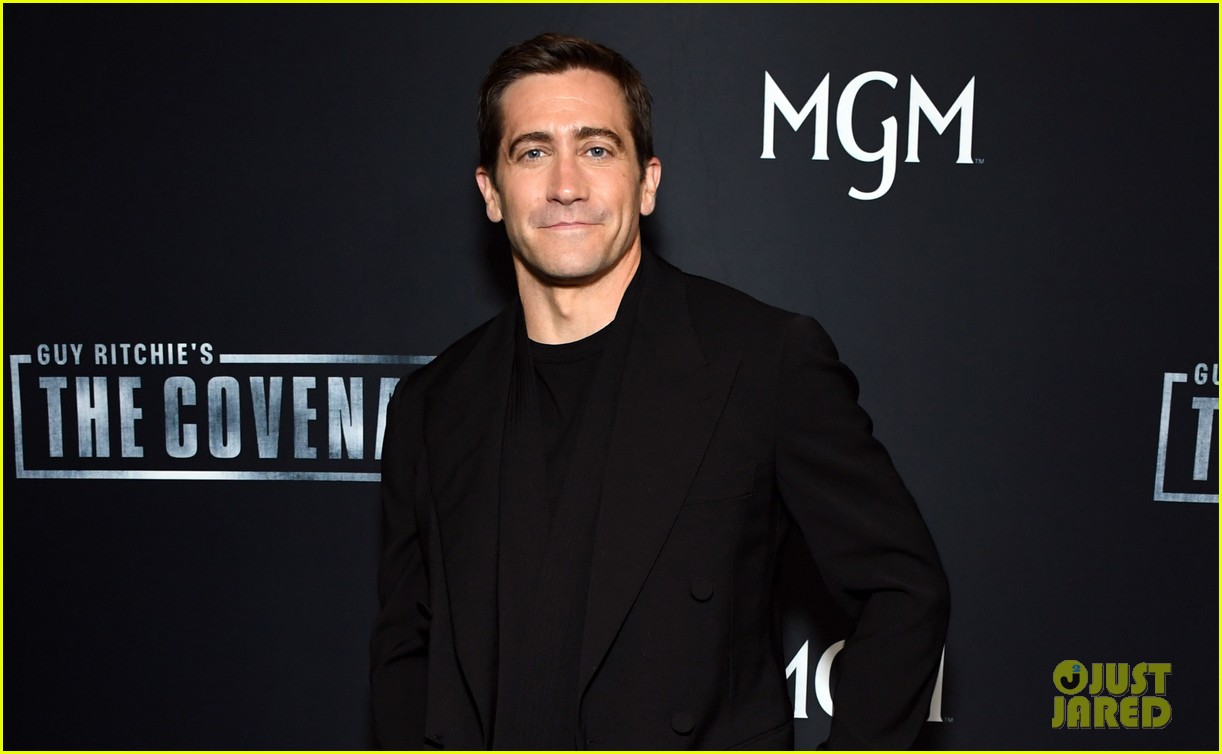 Jamie Lee Curtis is a Proud Godmother at Jake Gyllenhaal's 'The ...