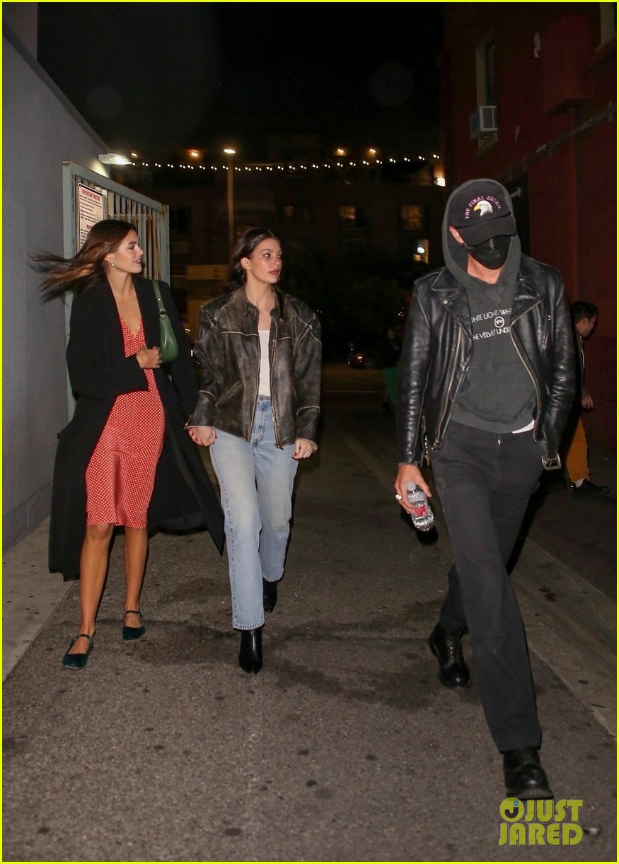 Kaia Gerber Holds Hands with Boyfriend Austin Butler & Camila Morrone ...