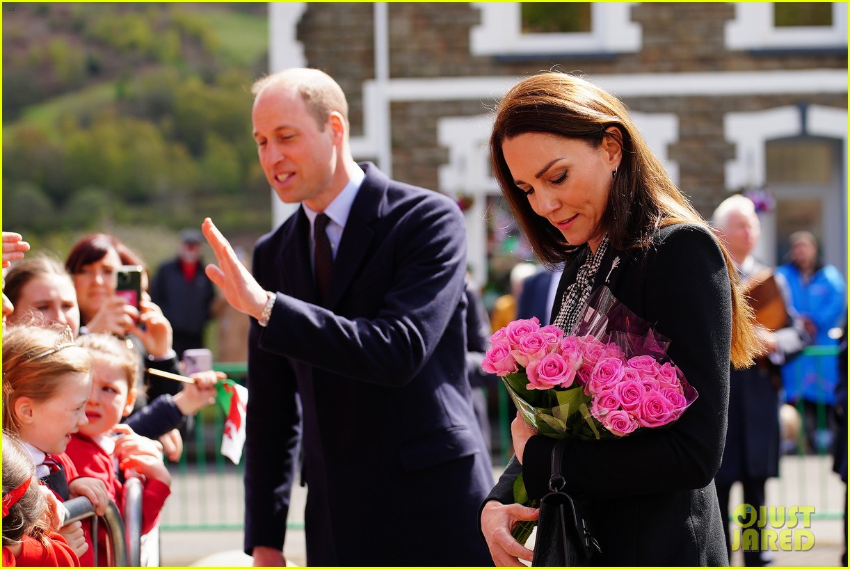 Kate Middleton Lets Baby Play with Her Handbag During Royal Outing in ...