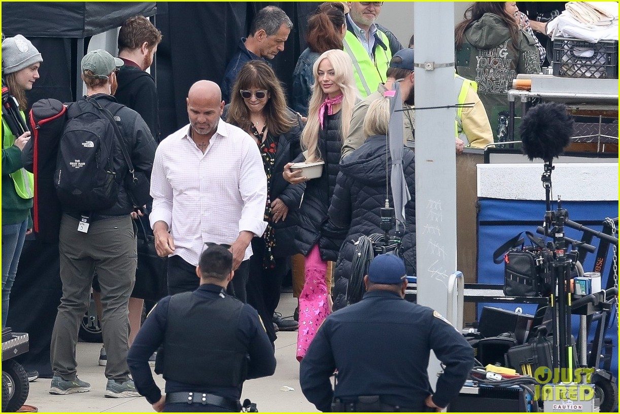 Margot Robbie Gets Back in Costume as Barbie For 'Barbie' Movie ...