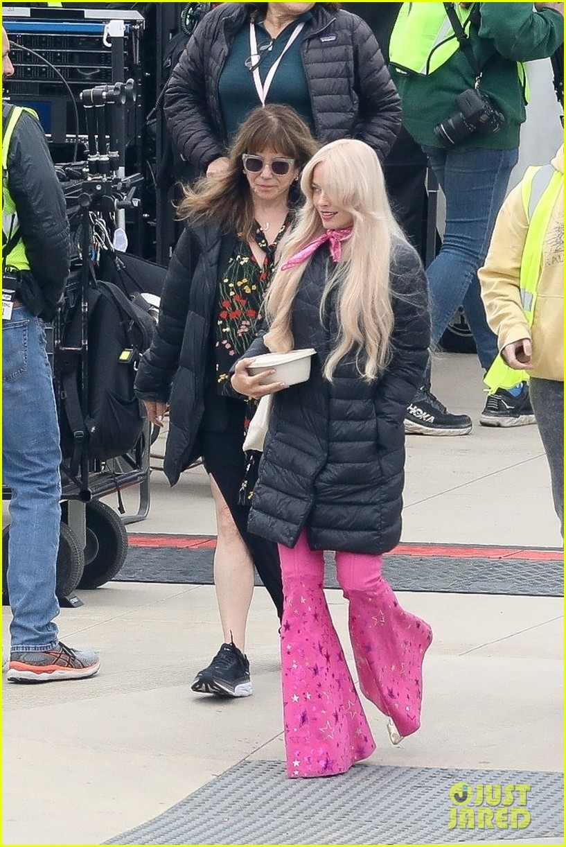 Margot Robbie Gets Back in Costume as Barbie For 'Barbie' Movie ...