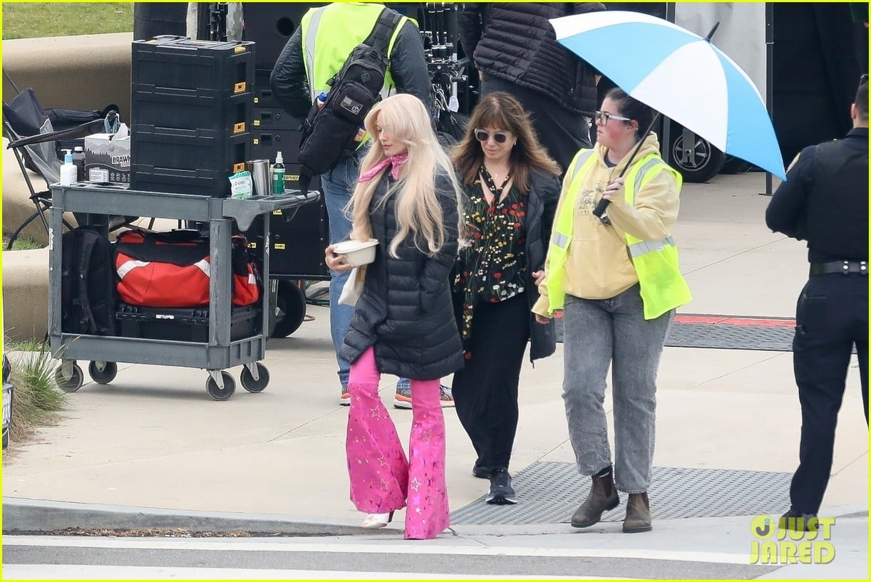 Margot Robbie Gets Back in Costume as Barbie For 'Barbie' Movie ...