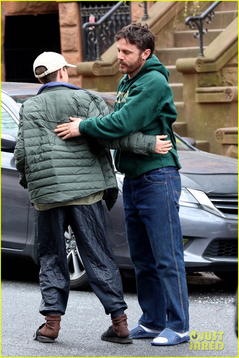 Casey Affleck & Hong Chau Enjoy a Moment Together While Filming 'The ...