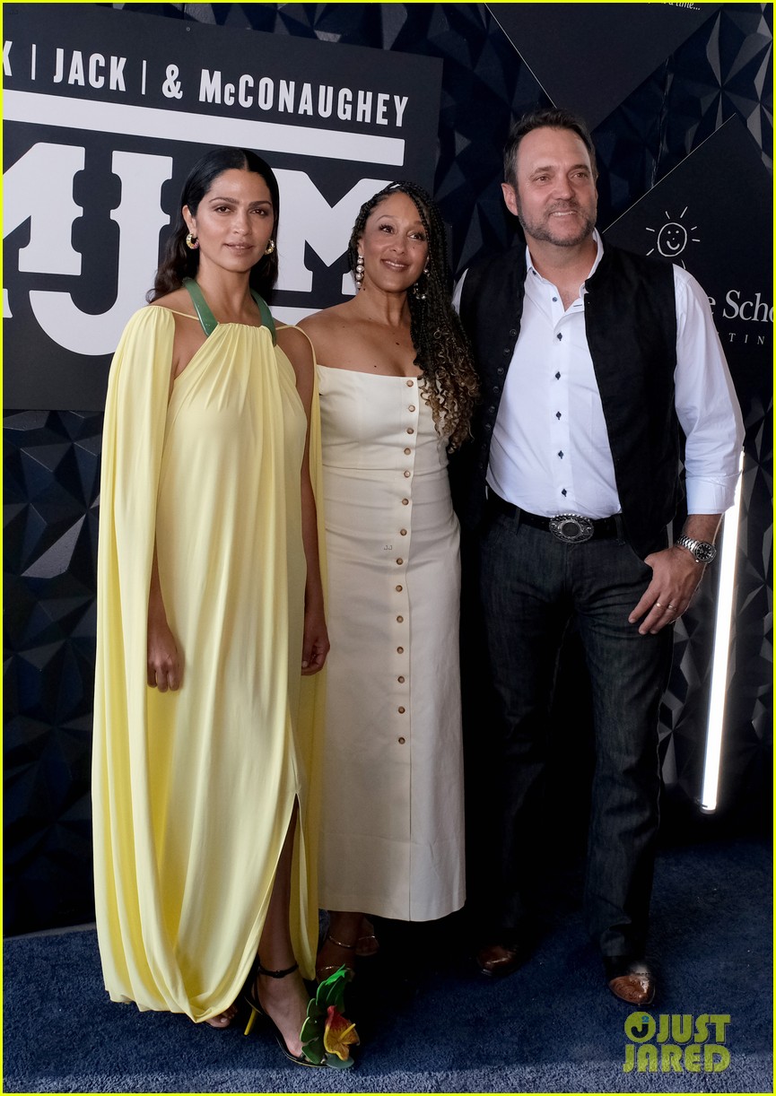 Levi McConaughey Joins Parents Matthew McConaughey & Camila Alves For ...