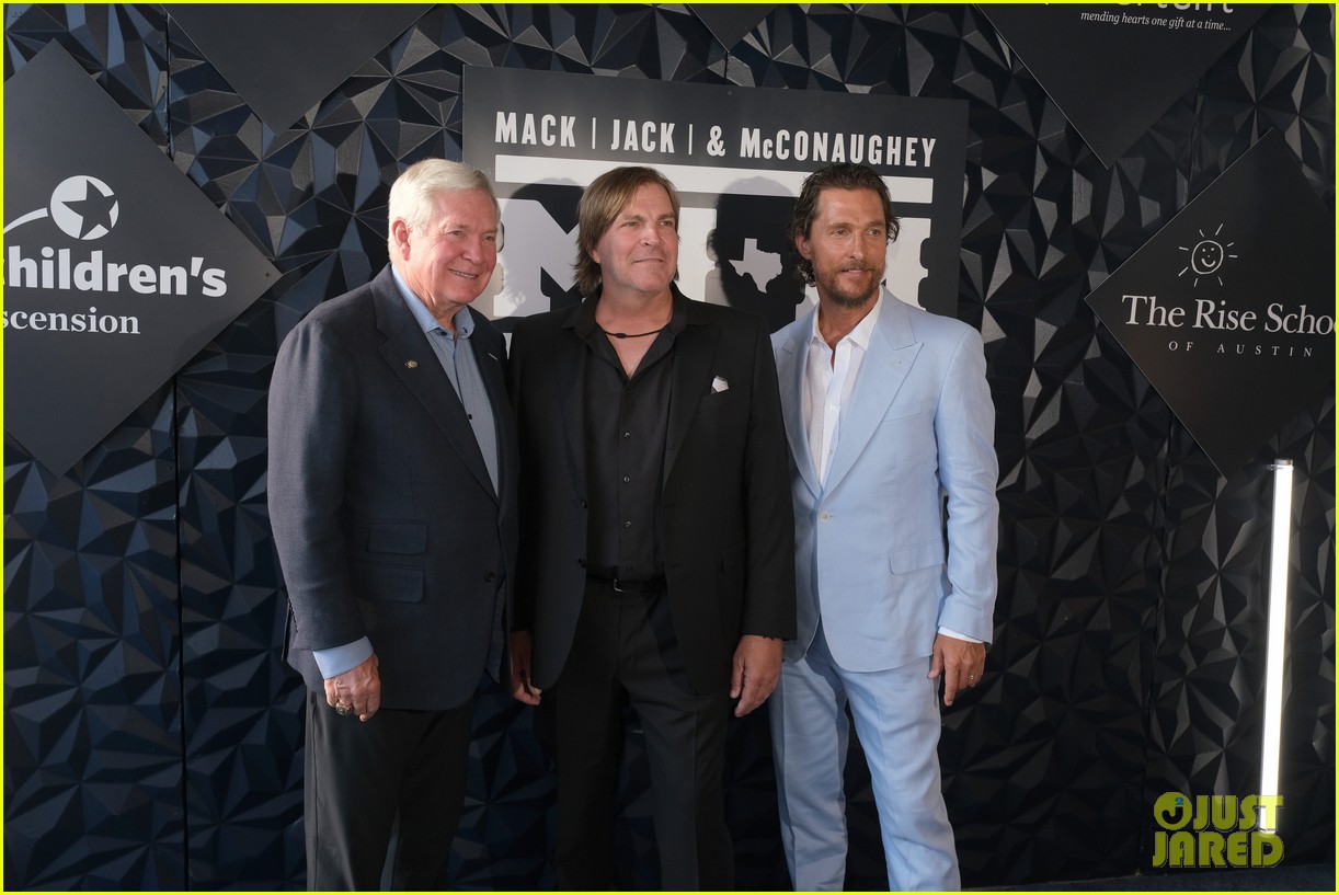 Levi McConaughey Joins Parents Matthew McConaughey & Camila Alves For ...