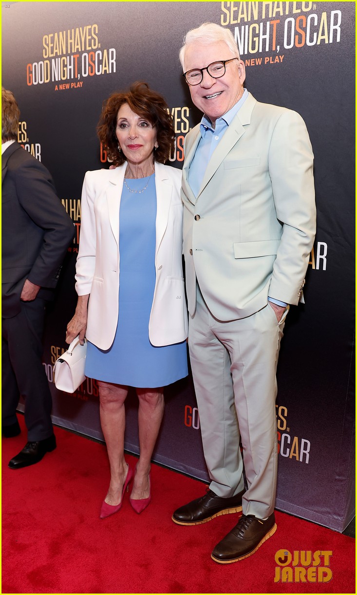 John Krasinski Joins Matt Damon, Wife Luciana, & Matthew Rhys at 'Good ...